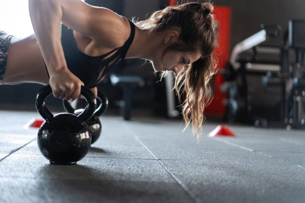 Qué es un Hyrox, cómo son sus pruebas y cómo debes entrenarlo